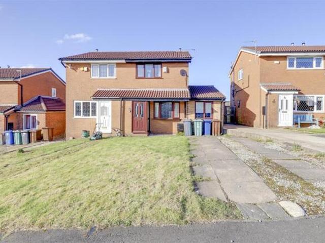 3 Bedroom House Bury Greater Manchester LS100425949