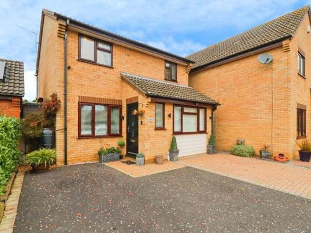 3 Bedroom House Bury St. Edmunds Suffolk LS101168606