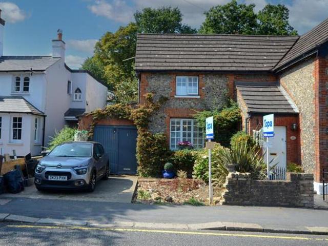 3 Bedroom House Bushey Hertfordshire 96350676