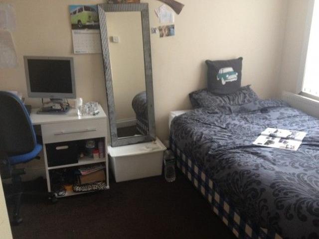 3 bedroom House Byelands Street, Teesside University