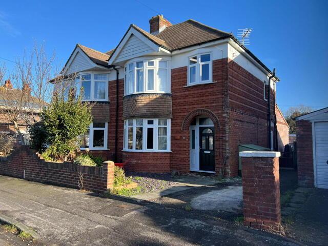 3 Bedroom House Gosport Hampshire 98335722