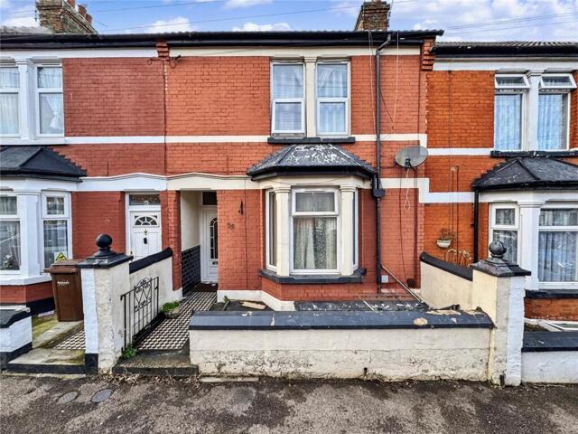 3 Bedroom House Gillingham Medway LS100398327