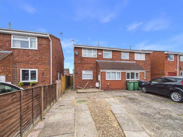 3 Bedroom House Gloucester Gloucestershire 101856062