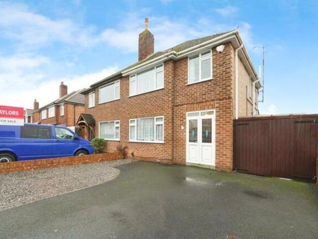 3 Bedroom House Gloucester Gloucestershire 98503977