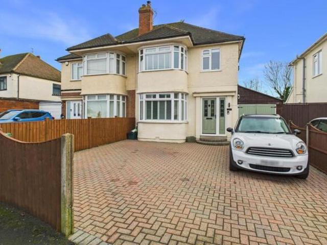 3 Bedroom House Gloucester Gloucestershire 99608305