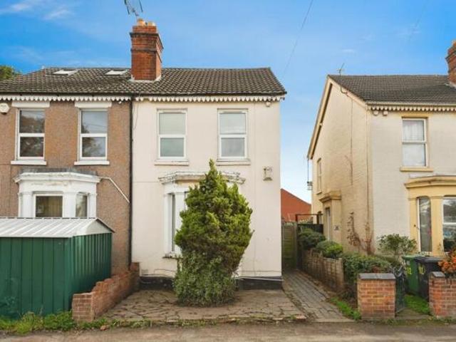 3 Bedroom House Gloucester Gloucestershire 99774067