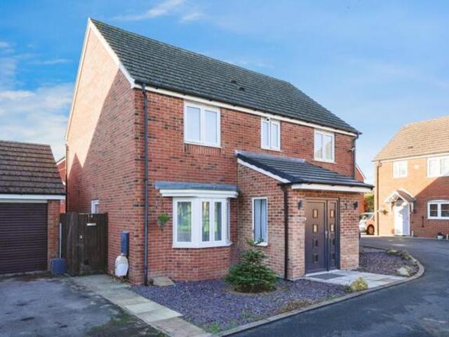 3 Bedroom House Gloucester Gloucestershire 99895410