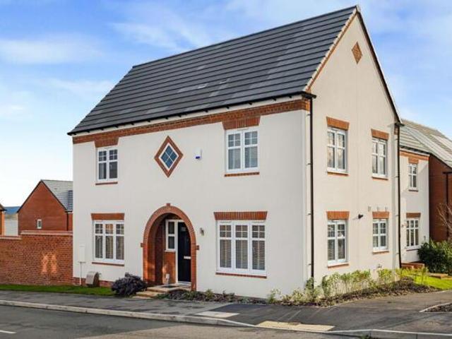 3 Bedroom House Gloucester Gloucestershire 99952206