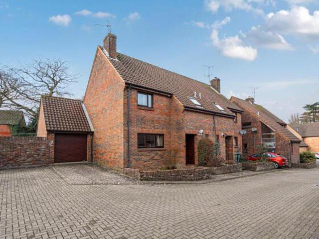 3 Bedroom House Gloucestershire Gloucestershire 98765693
