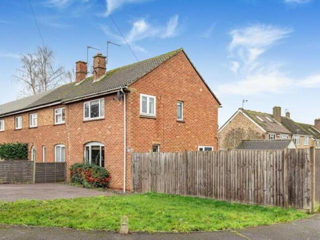 3 Bedroom House Gloucestershire Gloucestershire 98864500
