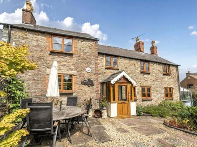 3 Bedroom House Gloucestershire Gloucestershire 99029094