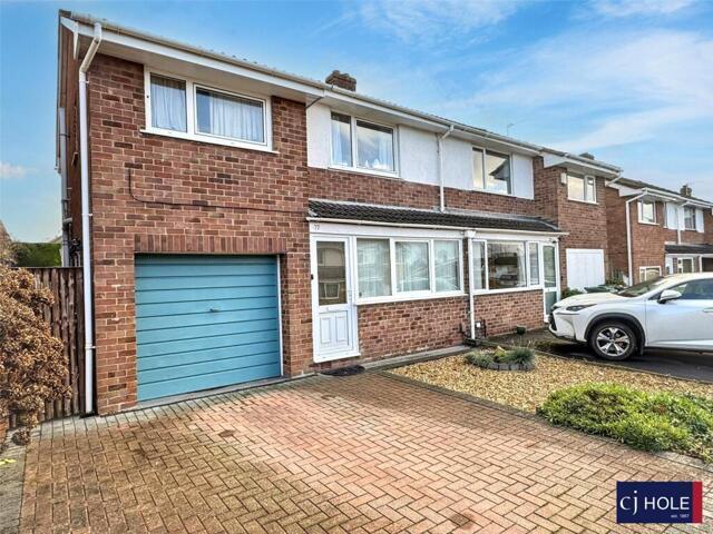 3 Bedroom House Gloucestershire Gloucestershire 100787031