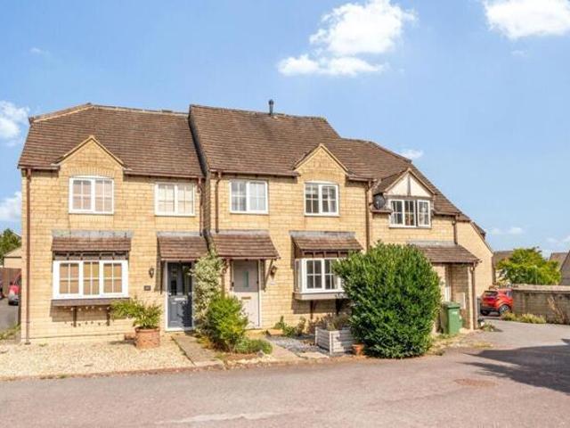 3 Bedroom House Gloucestershire Gloucestershire LS99774005
