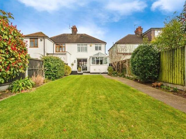 3 Bedroom House Grays Essex LS100988026