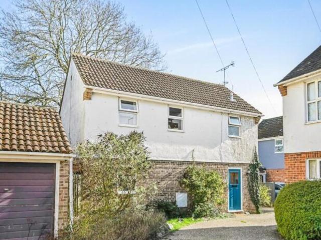 3 Bedroom House Great Dunmow Essex LS100503170