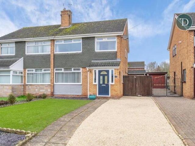 3 Bedroom House Great Sutton Cheshire West And Chester 99092442
