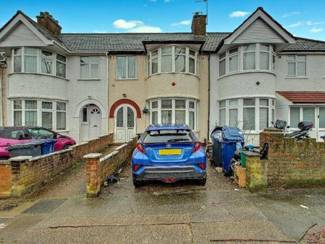 3 Bedroom House Greenford Greater London LS100132650