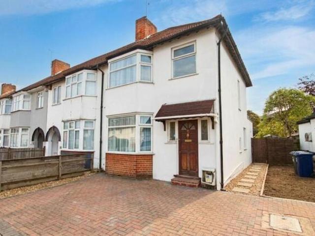 3 Bedroom House Greenford Greater London 100615226