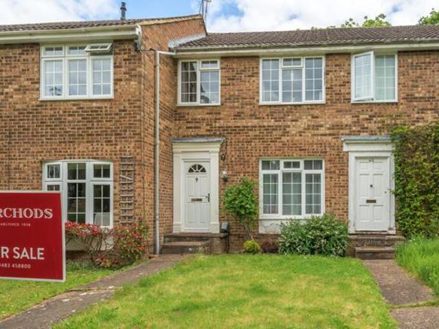 3 Bedroom House Guildford Surrey 98718580