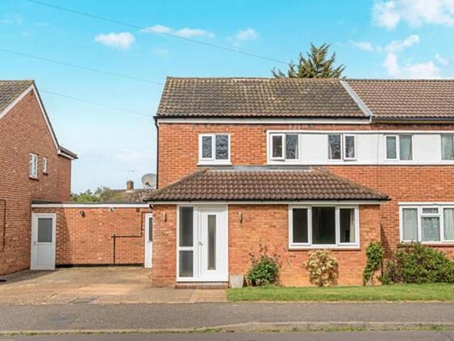 3 Bedroom House Guildford Surrey 101677917