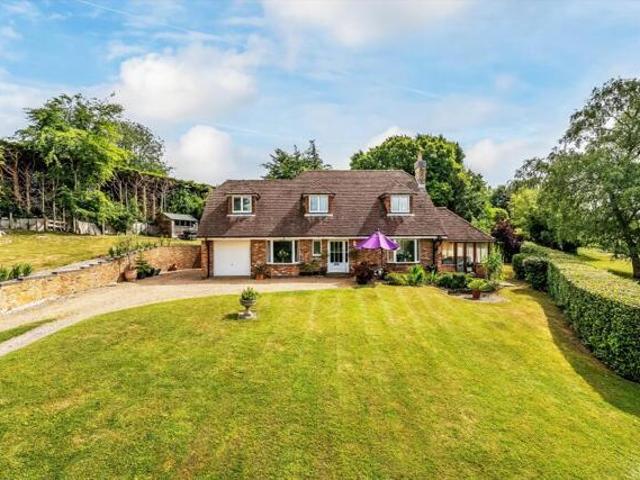 3 Bedroom House Guildford Surrey LS98834685