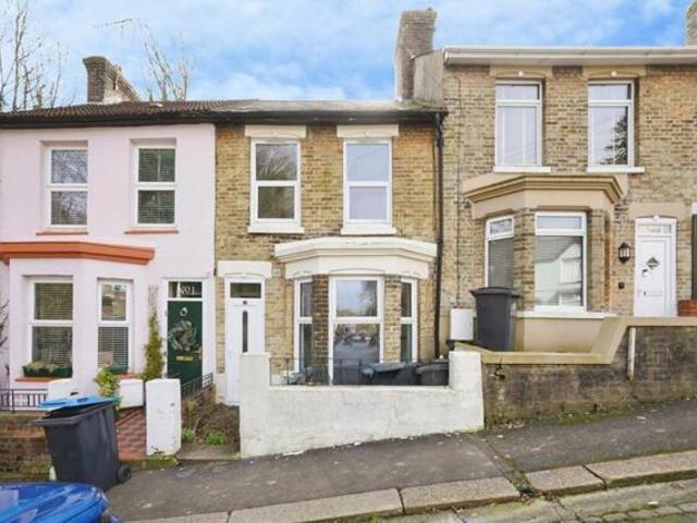 3 Bedroom House Dover Kent 100366212