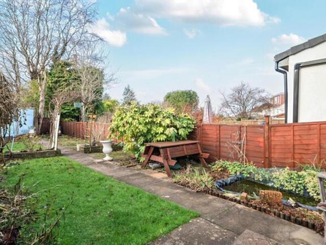 3 Bedroom House Downend South Gloucestershire LS99572048