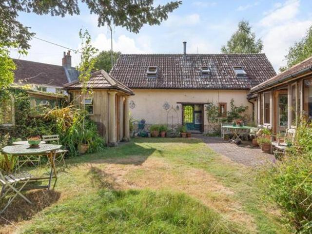 3 Bedroom House Dorchester Dorset 101678733