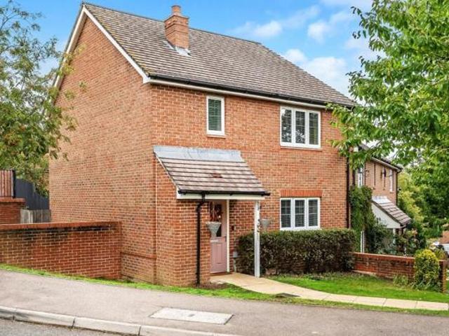 3 Bedroom House Dorking Surrey 98119182
