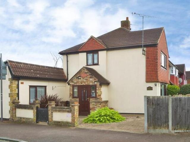 3 Bedroom House Dagenham Greater London 100649208