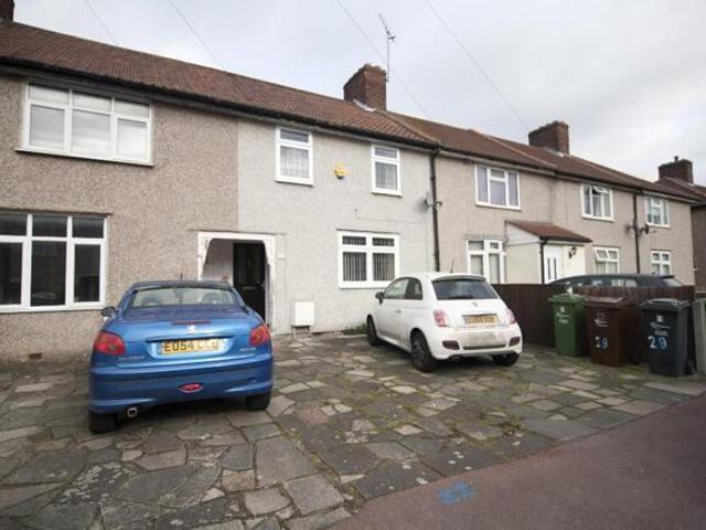 3 Bedroom House Dagenham Greater London 101379242