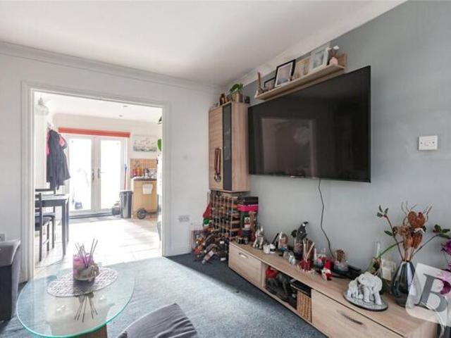 3 Bedroom House Dagenham Greater London 99161451