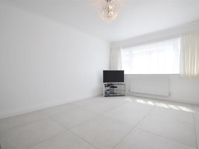3 bedroom house detached