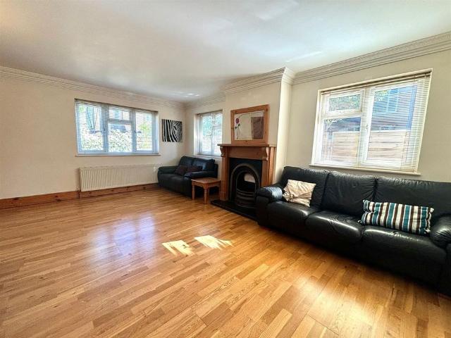 3 bedroom house detached