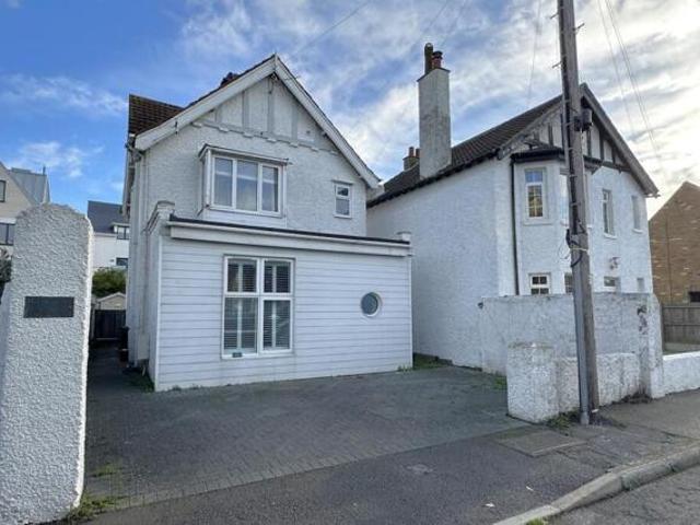 3 Bedroom House Deal Kent LS99475826