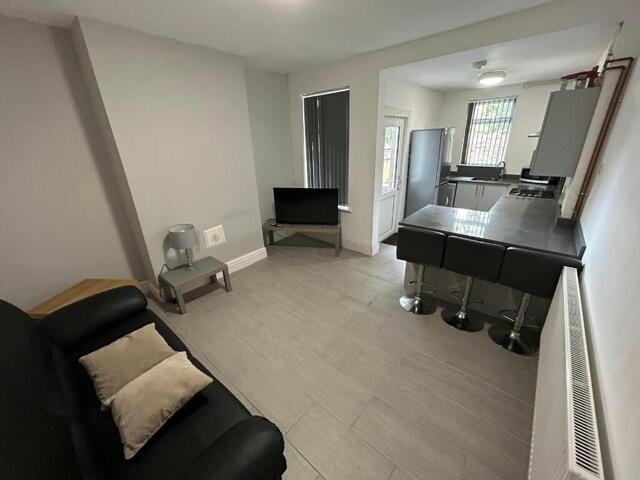 3 Bedroom House Derby Derbyshire 100356347