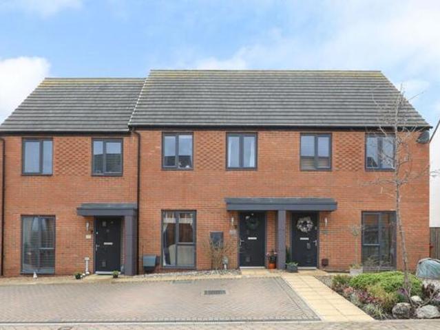 3 Bedroom House Derbyshire Derbyshire LS101675502