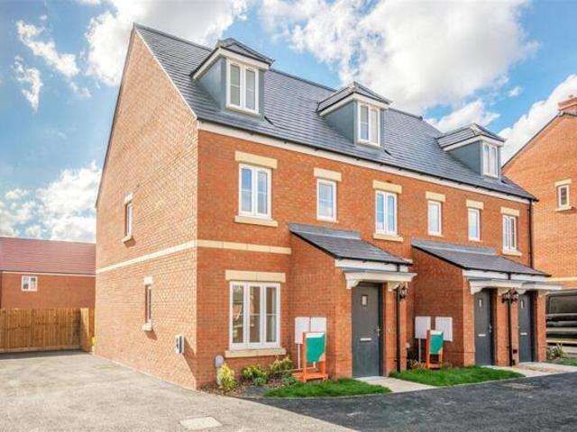 3 Bedroom House Desborough Northamptonshire 100342858