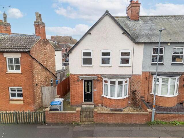 3 Bedroom House Desborough Northamptonshire 100425928