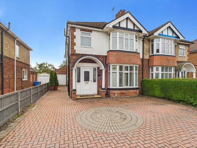 3 Bedroom House Driffield East Riding Of Yorkshire 98649317