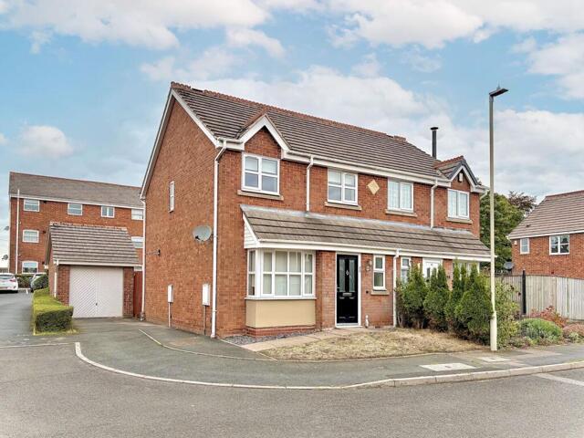 3 Bedroom House Dudley Dudley LS101891856