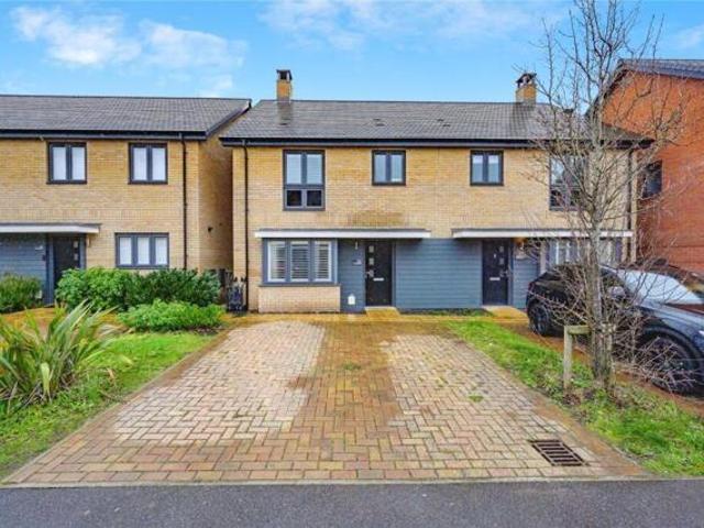 3 Bedroom House Dunstable Central Bedfordshire LS99736059