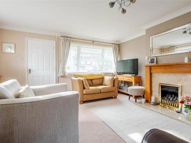 3 Bedroom House Dunstable Central Bedfordshire LS99840511