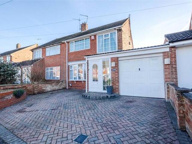 3 Bedroom House Dunstable Central Bedfordshire LS99381120