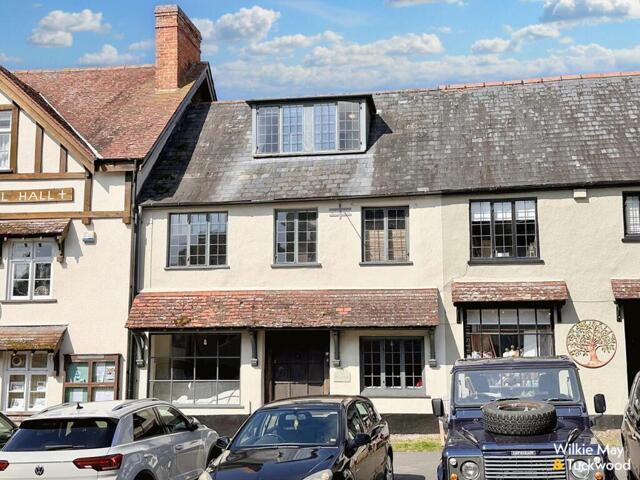 3 Bedroom House Dunster Somerset 100317016