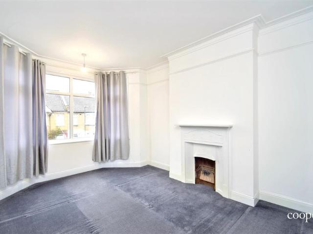 3 bedroom house end terrace