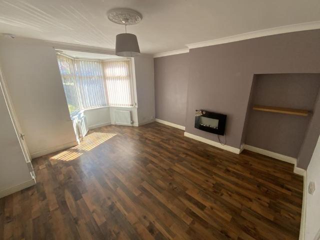 3 bedroom house end terrace to rent