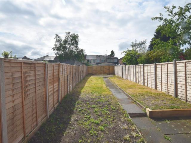 3 bedroom house end terrace to rent