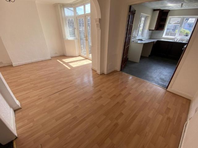 3 bedroom house end terrace to rent