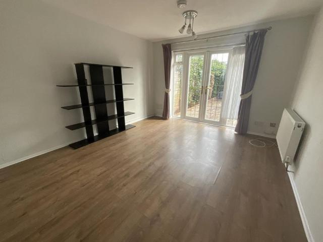 3 bedroom house end terrace to rent